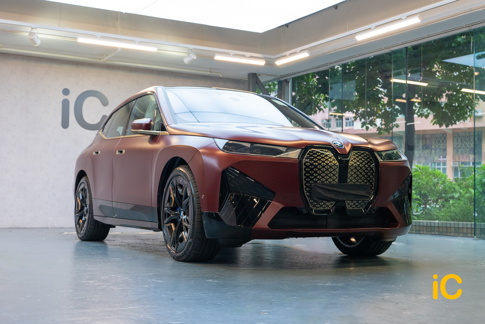 BMW iX Aventurine Red (啞面PPF) - PPF 車漆保護膜 - IC Detail