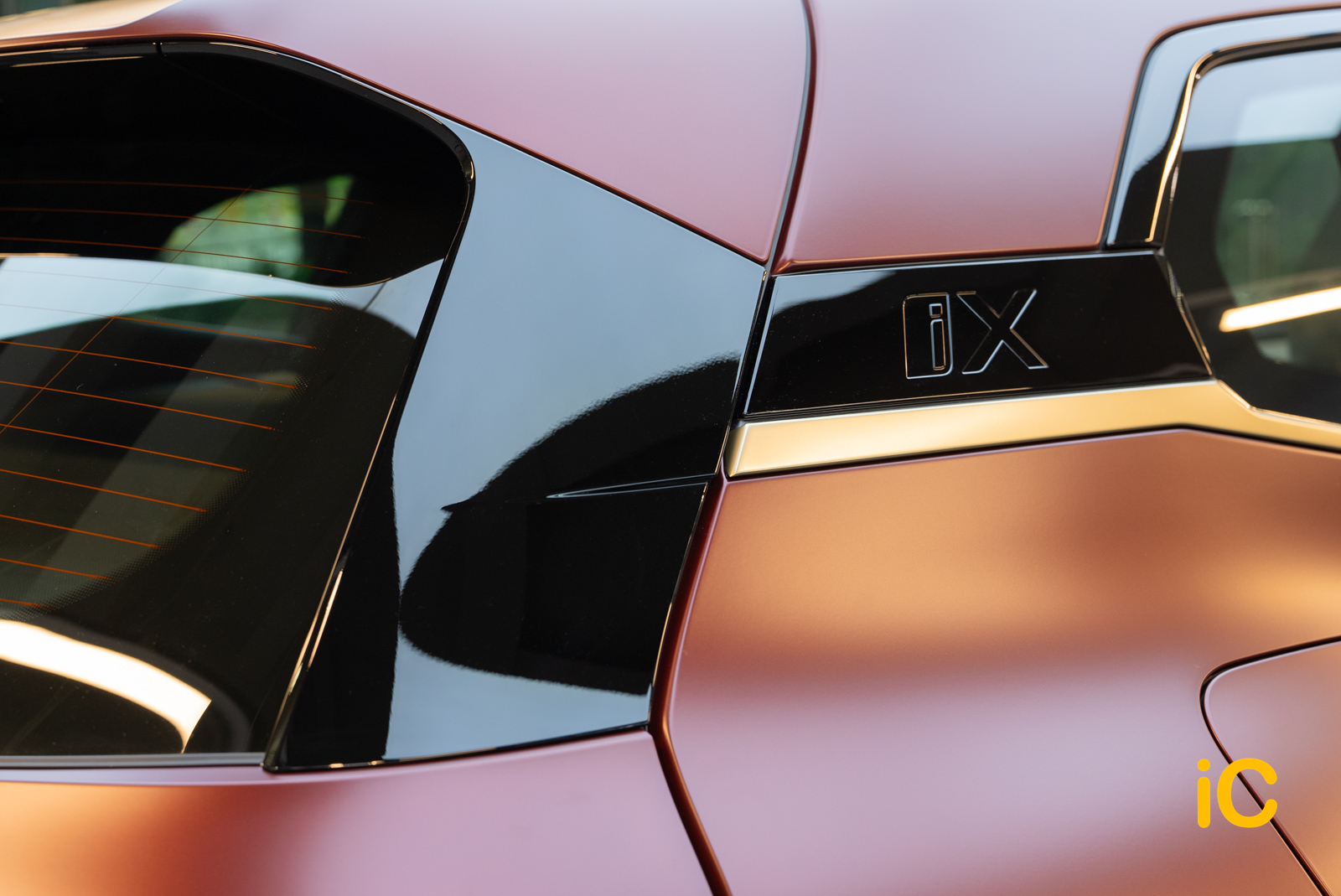 BMW iX Aventurine Red (啞面PPF) - PPF 車漆保護膜 - IC Detail